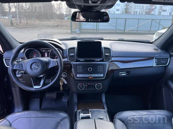 Blue Mercedes-Benz GLS 350 2016 in Riga, with an engine capacity of 3.50 L and mileage of 273 thousand km for 26900 €, photo 6 on AUTOMOTO.COM.LV