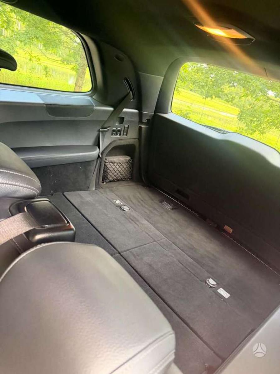 Blue Mercedes-Benz GLS 350 2018 in Silale, with an engine capacity of 2.99 L and mileage of 182 thousand km for 38000 €, photo 8 on AUTOMOTO.COM.LV