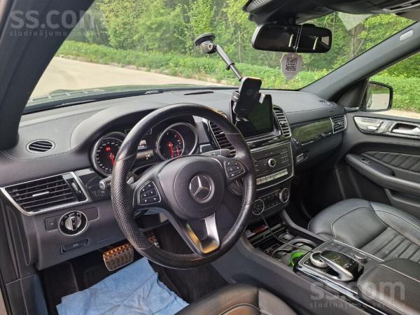 Mercedes-Benz GLS 350 2018 in Riga, with an engine capacity of 3.00 L and mileage of 208 thousand km for 33000 €, photo 5 on AUTOMOTO.COM.LV