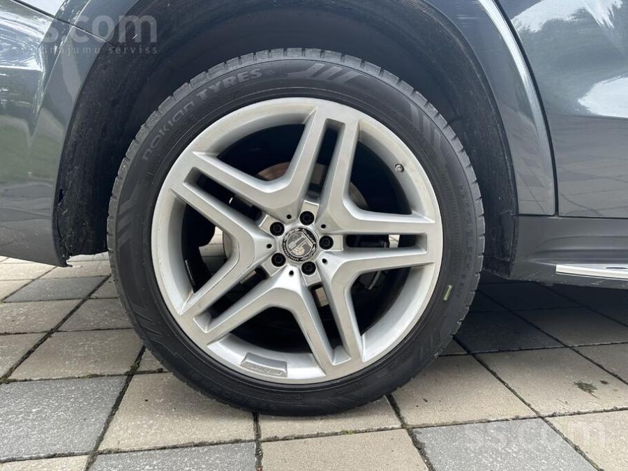Серый Мерседес ГЛС 350 2016 в Рига, объемом двигателя 3.00 л и пробегом 143 тыс. км за 37000 €, фото 4 на AUTOMOTO.COM.LV