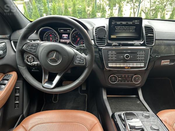 Мерседес ГЛС 350 2016 в Рига на AUTOMOTO.COM.LV Серый Мерседес ГЛС 350 2016 в Рига, объемом двигателя 3.00 л и пробегом 143 тыс. км за 37000 €, фото 7 на AUTOMOTO.COM.LV