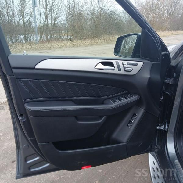 Pelēks Mercedes-Benz GLS 350 2017 Rīga, ar dzinēja tilpumu 3.00 L un nobraukumu 246 tūkst. km par 34600 €, foto 6 vietnē AUTOMOTO.COM.LV