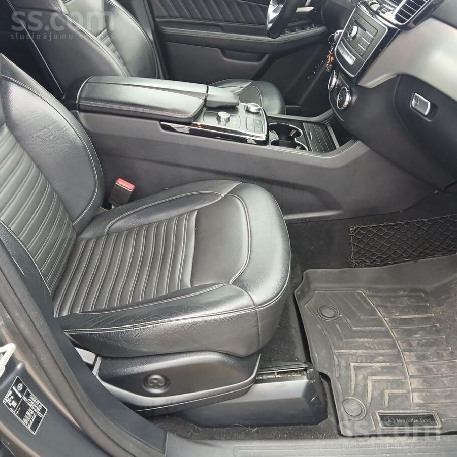 Pelēks Mercedes-Benz GLS 350 2017 Rīga, ar dzinēja tilpumu 3.00 L un nobraukumu 246 tūkst. km par 34600 €, foto 14 vietnē AUTOMOTO.COM.LV