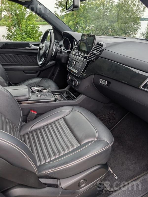 Grey Mercedes-Benz GLS 350 2018 in Riga, with an engine capacity of 3.00 L and mileage of 224 thousand km for 28000 €, photo 7 on AUTOMOTO.COM.LV