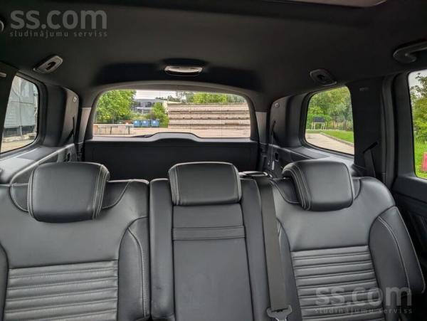 Grey Mercedes-Benz GLS 350 2018 in Riga, with an engine capacity of 3.00 L and mileage of 224 thousand km for 28000 €, photo 8 on AUTOMOTO.COM.LV