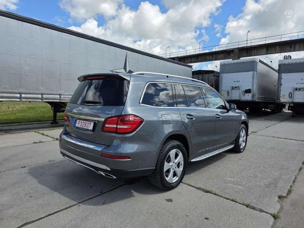 Grey Mercedes-Benz GLS 350 2018 in Klaipeda, with an engine capacity of 2.99 L and mileage of 259 thousand km for 29500 €, photo 3 on AUTOMOTO.COM.LV