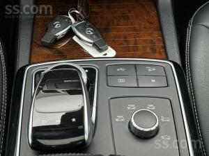 Grey Mercedes-Benz GLS 350 2019 in Riga, with an engine capacity of 3.00 L and mileage of 162 thousand km for 39950 €, photo 20 on AUTOMOTO.COM.LV