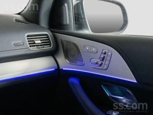 Grey Mercedes-Benz GLS 350 2024 in Riga, with an engine capacity of 3.00 L and mileage of 9 thousand km for 103200 €, photo 9 on AUTOMOTO.COM.LV