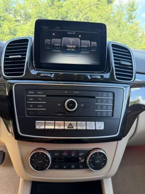 Sarkans Mercedes-Benz GLS 350 2016 Viļņa, ar dzinēja tilpumu 2.99 L un nobraukumu 240 tūkst. km par 34500 €, foto 14 vietnē AUTOMOTO.COM.LV