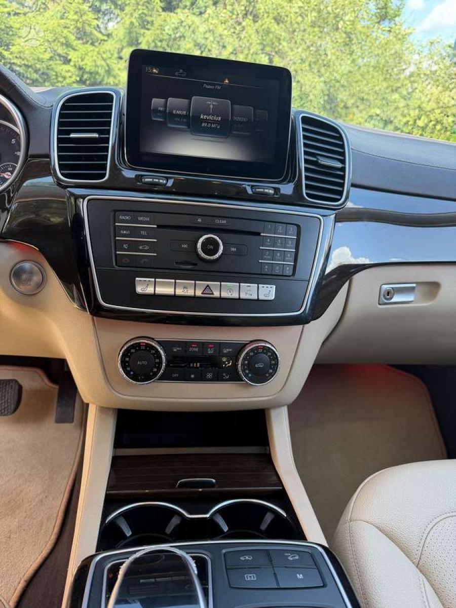 Sarkans Mercedes-Benz GLS 350 2016 Viļņa, ar dzinēja tilpumu 2.99 L un nobraukumu 240 tūkst. km par 34500 €, foto 19 vietnē AUTOMOTO.COM.LV