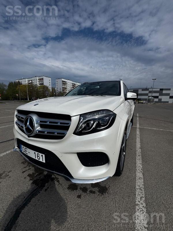 White Mercedes-Benz GLS 350 2017 in Riga, with an engine capacity of 3.00 L and mileage of 266 thousand km for 35200 €, photo 8 on AUTOMOTO.COM.LV