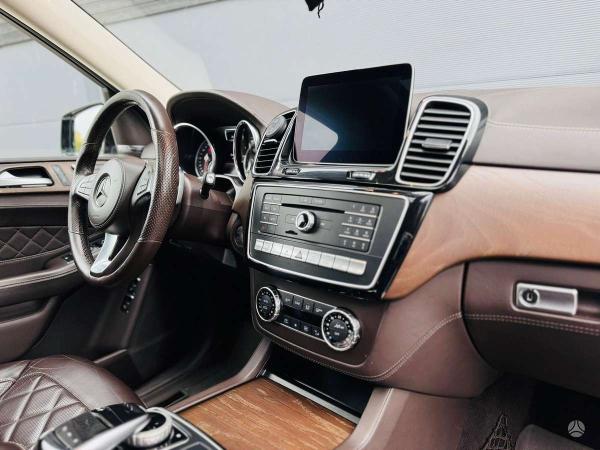 Balts Mercedes-Benz GLS 350 2018 Šauļi, ar dzinēja tilpumu 2.99 L un nobraukumu 202 tūkst. km par 38499 €, foto 9 vietnē AUTOMOTO.COM.LV
