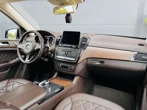 Balts Mercedes-Benz GLS 350 2018 Šauļi, ar dzinēja tilpumu 2.99 L un nobraukumu 202 tūkst. km par 38499 €, foto 18 vietnē AUTOMOTO.COM.LV