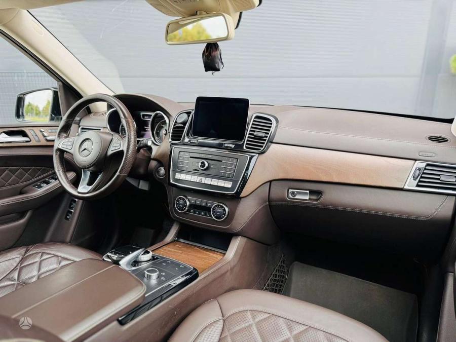 Balts Mercedes-Benz GLS 350 2018 Šauļi, ar dzinēja tilpumu 2.99 L un nobraukumu 202 tūkst. km par 38499 €, foto 18 vietnē AUTOMOTO.COM.LV