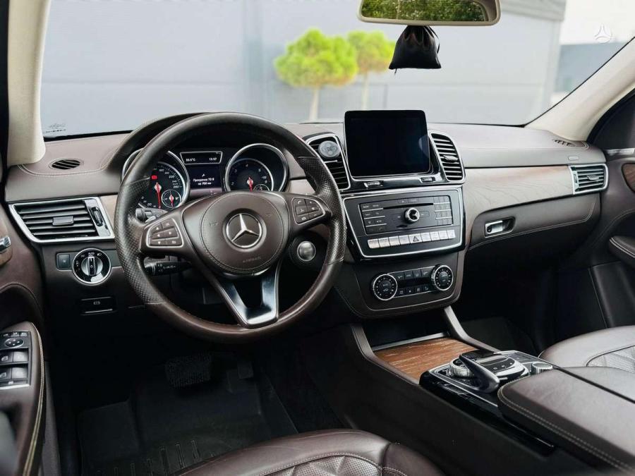 Balts Mercedes-Benz GLS 350 2018 Šauļi, ar dzinēja tilpumu 2.99 L un nobraukumu 202 tūkst. km par 38499 €, foto 25 vietnē AUTOMOTO.COM.LV