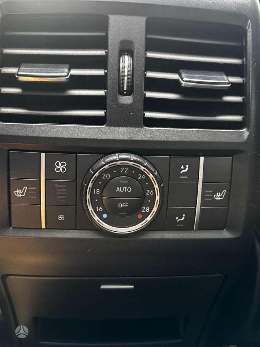 Balts Mercedes-Benz GLS 350 2017 Rīga, ar dzinēja tilpumu 3.00 L un nobraukumu 282 tūkst. km par 32000 €, foto 3 vietnē AUTOMOTO.COM.LV