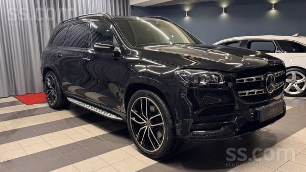 Black Mercedes-Benz GLS 400 2020 in Riga, with an engine capacity of 3.00 L and mileage of 125 thousand km for 62990 €, photo 3 on AUTOMOTO.COM.LV