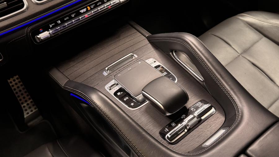Melns Mercedes-Benz GLS 400 2020 Rīga, ar dzinēja tilpumu 3.00 L un nobraukumu 125 tūkst. km par 62990 €, foto 24 vietnē AUTOMOTO.COM.LV