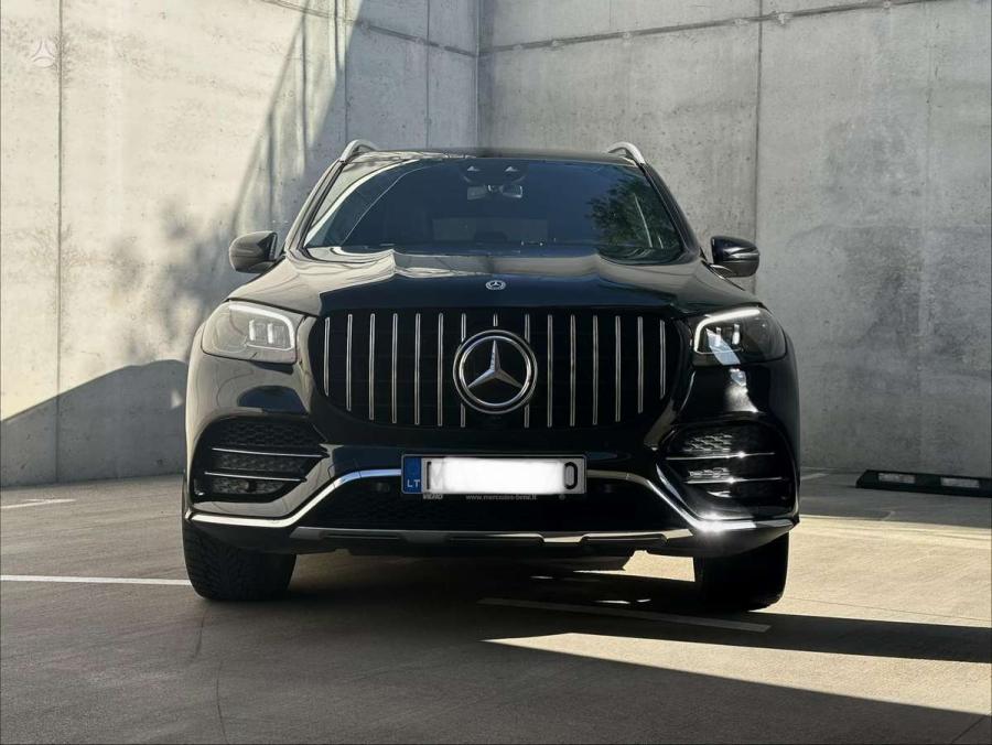Черный Мерседес ГЛС 400 2020 в Вильнюс, объемом двигателя 2.93 л и пробегом 167 тыс. км за 59000 €, фото 3 на AUTOMOTO.COM.LV