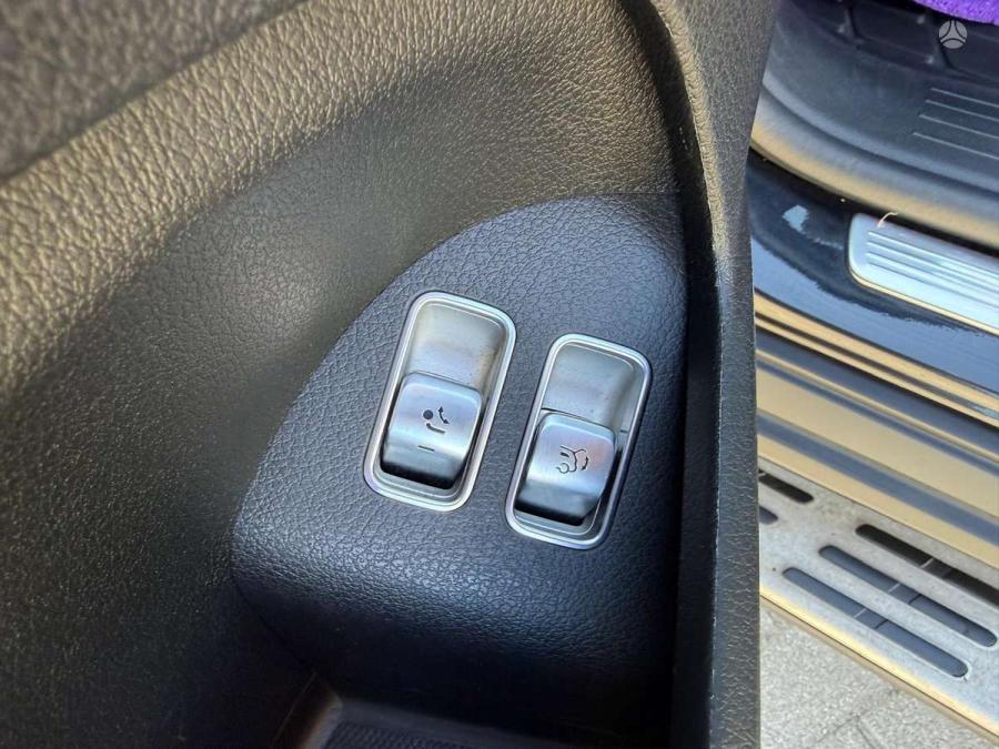Melns Mercedes-Benz GLS 400 2020 Mažeikiai, ar dzinēja tilpumu 3.00 L un nobraukumu 308 tūkst. km par 48800 €, foto 25 vietnē AUTOMOTO.COM.LV