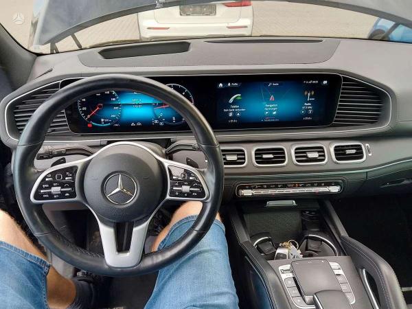 Black Mercedes-Benz GLS 400 2020 in Kaunas, with an engine capacity of 2.93 L and mileage of 172 thousand km for 44999 €, photo 9 on AUTOMOTO.COM.LV