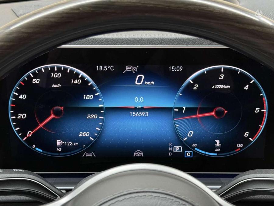 Melns Mercedes-Benz GLS 400 2020 Marijampole, ar dzinēja tilpumu 2.93 L un nobraukumu 157 tūkst. km par 57500 €, foto 30 vietnē AUTOMOTO.COM.LV