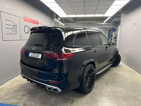 Black Mercedes-Benz GLS 400 2021 in Vilnius, with an engine capacity of 2.93 L and mileage of 90 thousand km for 87500 €, photo 2 on AUTOMOTO.COM.LV