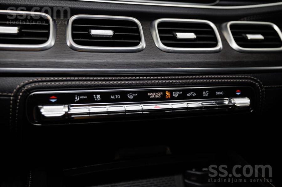 Pelēks Mercedes-Benz GLS 400 2021 Rīga, ar dzinēja tilpumu 3.00 L un nobraukumu 120 tūkst. km par 67000 €, foto 17 vietnē AUTOMOTO.COM.LV