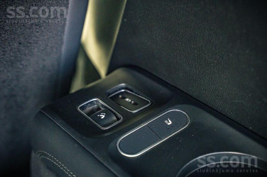 Balts Mercedes-Benz GLS 400 2020 Rīga, ar dzinēja tilpumu 3.00 L un nobraukumu 134 tūkst. km par 59990 €, foto 34 vietnē AUTOMOTO.COM.LV