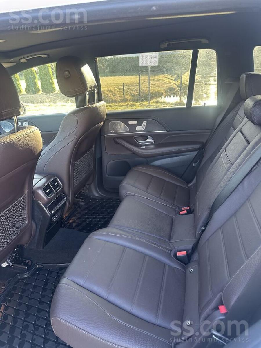 White Mercedes-Benz GLS 400 2022 in Riga, with an engine capacity of 3.00 L and mileage of 82 thousand km for 83000 €, photo 6 on AUTOMOTO.COM.LV