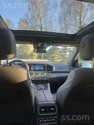 White Mercedes-Benz GLS 400 2022 in Riga, with an engine capacity of 3.00 L and mileage of 82 thousand km for 83000 €, photo 8 on AUTOMOTO.COM.LV