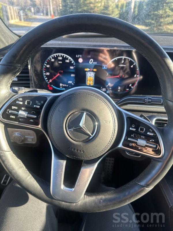 White Mercedes-Benz GLS 400 2022 in Riga, with an engine capacity of 3.00 L and mileage of 82 thousand km for 83000 €, photo 9 on AUTOMOTO.COM.LV