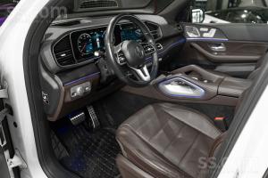 Белый Мерседес ГЛС 400 2022 в Рига, объемом двигателя 3.00 л и пробегом 89 тыс. км за 65000 €, фото 10 на AUTOMOTO.COM.LV