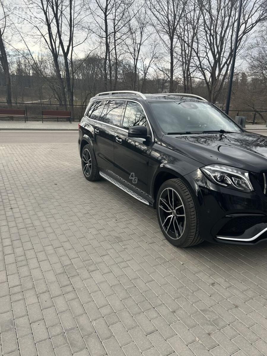 Melns Mercedes-Benz GLS 450 2017 Viļņa, ar dzinēja tilpumu 3.00 L un nobraukumu 168 tūkst. km par 28888 €, foto 1 vietnē AUTOMOTO.COM.LV
