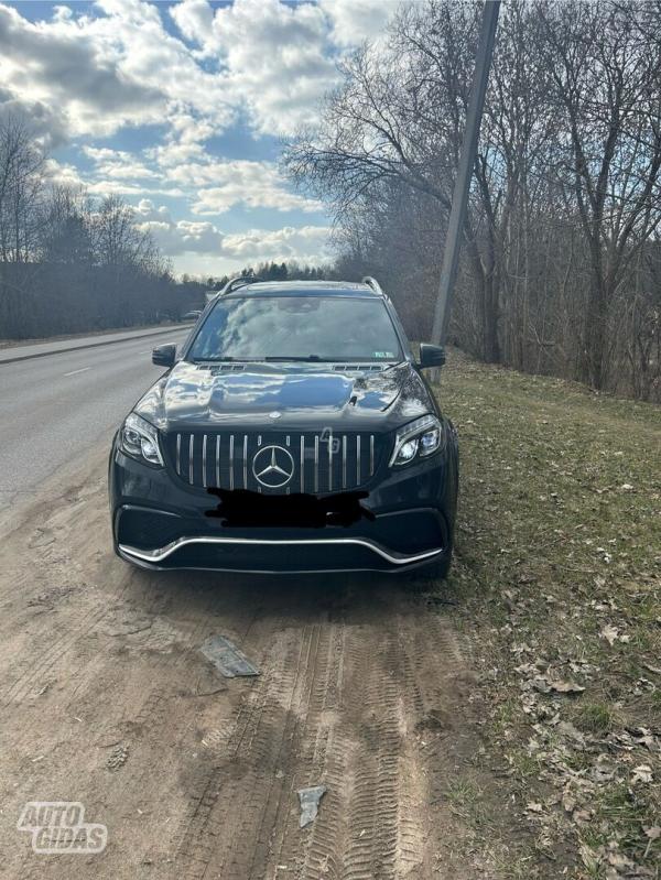 Black Mercedes-Benz GLS 450 2017 in Vilnius, with an engine capacity of 3.00 L and mileage of 168 thousand km for 28888 €, photo 6 on AUTOMOTO.COM.LV