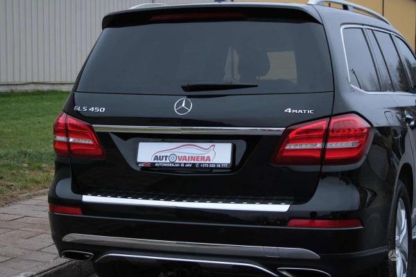 Black Mercedes-Benz GLS 450 2017 in Vilnius, with an engine capacity of 3.00 L and mileage of 180 thousand km for 21800 €, photo 10 on AUTOMOTO.COM.LV