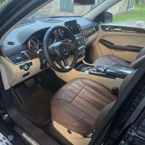 Melns Mercedes-Benz GLS 450 2017 Klaipėda, ar dzinēja tilpumu 3.00 L un nobraukumu 129 tūkst. km par 26500 €, foto 15 vietnē AUTOMOTO.COM.LV