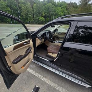 Melns Mercedes-Benz GLS 450 2017 Klaipėda, ar dzinēja tilpumu 3.00 L un nobraukumu 129 tūkst. km par 26500 €, foto 18 vietnē AUTOMOTO.COM.LV