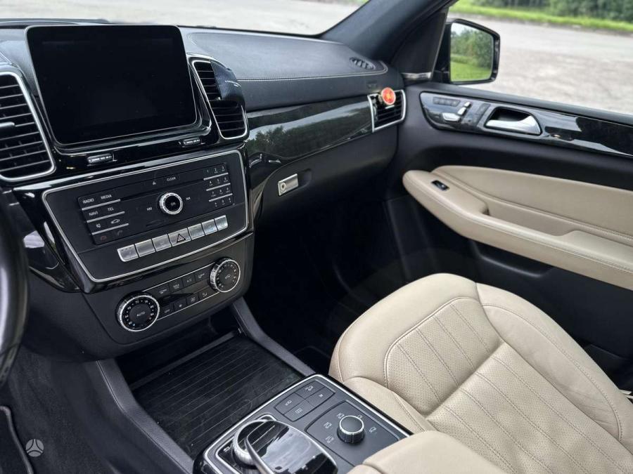 Melns Mercedes-Benz GLS 450 2017 Kauņa, ar dzinēja tilpumu 3.00 L un nobraukumu 159 tūkst. km par 25900 €, foto 11 vietnē AUTOMOTO.COM.LV