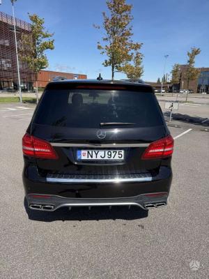 Black Mercedes-Benz GLS 450 2017 in Gargzdai, with an engine capacity of 3.00 L and mileage of 152 thousand km for 36542 €, photo 7 on AUTOMOTO.COM.LV