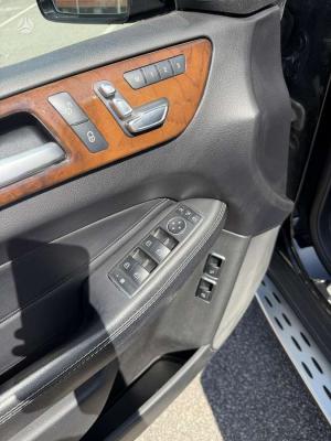 Black Mercedes-Benz GLS 450 2017 in Gargzdai, with an engine capacity of 3.00 L and mileage of 152 thousand km for 36542 €, photo 11 on AUTOMOTO.COM.LV