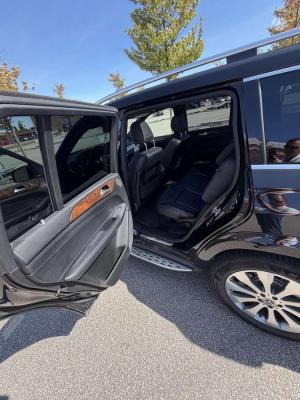 Black Mercedes-Benz GLS 450 2017 in Gargzdai, with an engine capacity of 3.00 L and mileage of 152 thousand km for 36542 €, photo 14 on AUTOMOTO.COM.LV