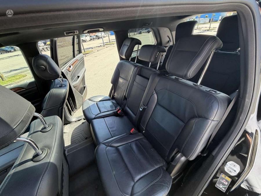 Black Mercedes-Benz GLS 450 2017 in Gargzdai, with an engine capacity of 3.00 L and mileage of 152 thousand km for 36542 €, photo 16 on AUTOMOTO.COM.LV