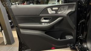 Черный Мерседес GLS 450 2025 в Рига, объемом двигателя 3.00 л и пробегом 9 тыс. км за 104990 €, фото 25 на AUTOMOTO.COM.LV