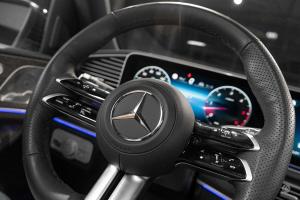 Melns Mercedes-Benz GLS 450 2025 Rīga, ar dzinēja tilpumu 0.00 L un nobraukumu 20 tūkst. km par 107000 €, foto 24 vietnē AUTOMOTO.COM.LV