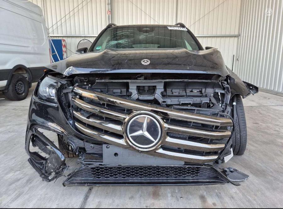 Black Mercedes-Benz GLS 450 2026 in Klaipeda, with an engine capacity of 2.99 L and mileage of 6 thousand km for 37259 €, photo 12 on AUTOMOTO.COM.LV