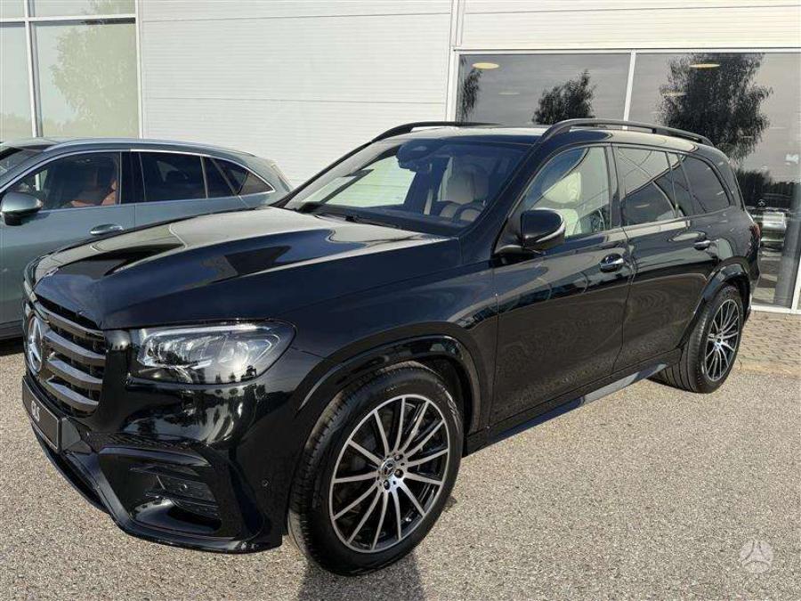 Melns Mercedes-Benz GLS 450 2026 Kauņa, ar dzinēja tilpumu 2.99 L un nobraukumu 0 tūkst. km par 119137 €, foto 1 vietnē AUTOMOTO.COM.LV