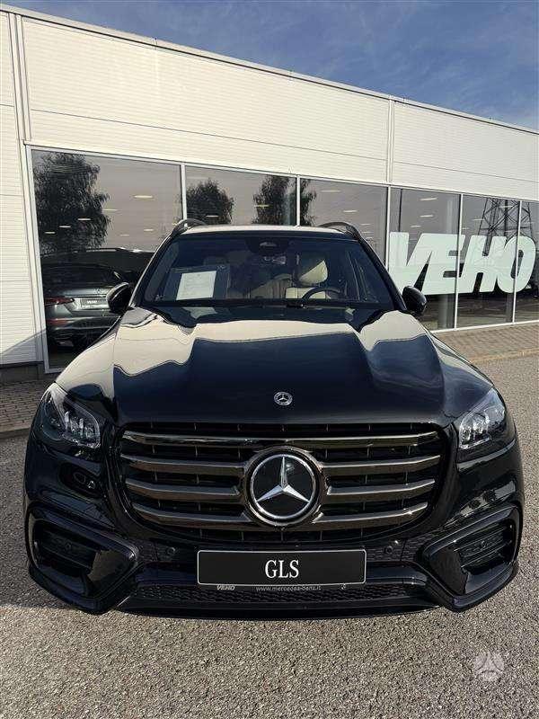 Mercedes-Benz GLS 450 2026 in Kaunas on AUTOMOTO.COM.LV Black Mercedes-Benz GLS 450 2026 in Kaunas, with an engine capacity of 2.99 L and mileage of 0 thousand km for 119137 €, photo 3 on AUTOMOTO.COM.LV