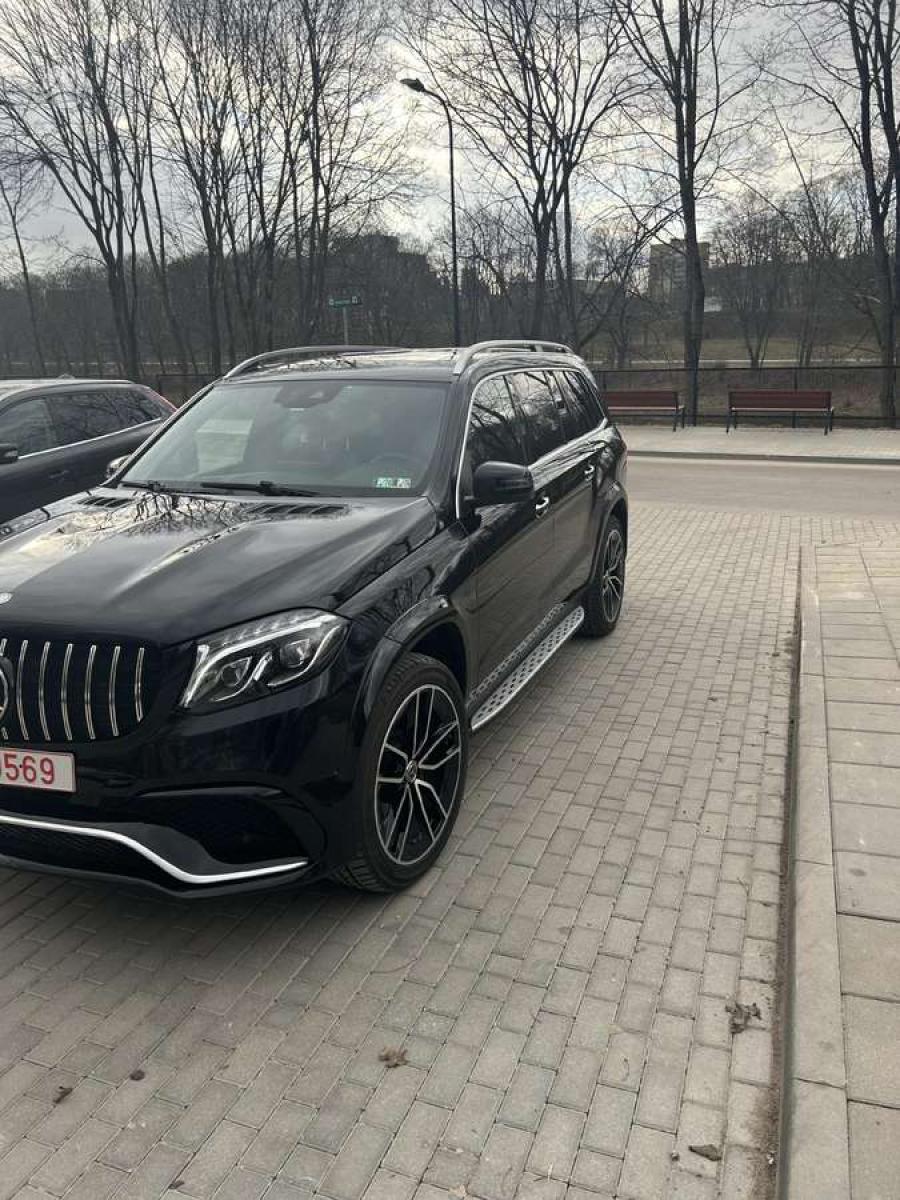 Melns Mercedes-Benz GLS 450 2017 Viļņa, ar dzinēja tilpumu 3.00 L un nobraukumu 168 tūkst. km par 27800 €, foto 3 vietnē AUTOMOTO.COM.LV