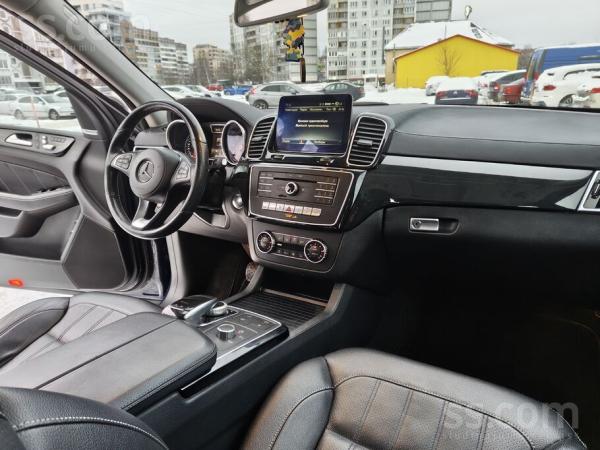 Blue Mercedes-Benz GLS 450 2017 in Riga, with an engine capacity of 3.00 L and mileage of 102 thousand km for 37000 €, photo 5 on AUTOMOTO.COM.LV